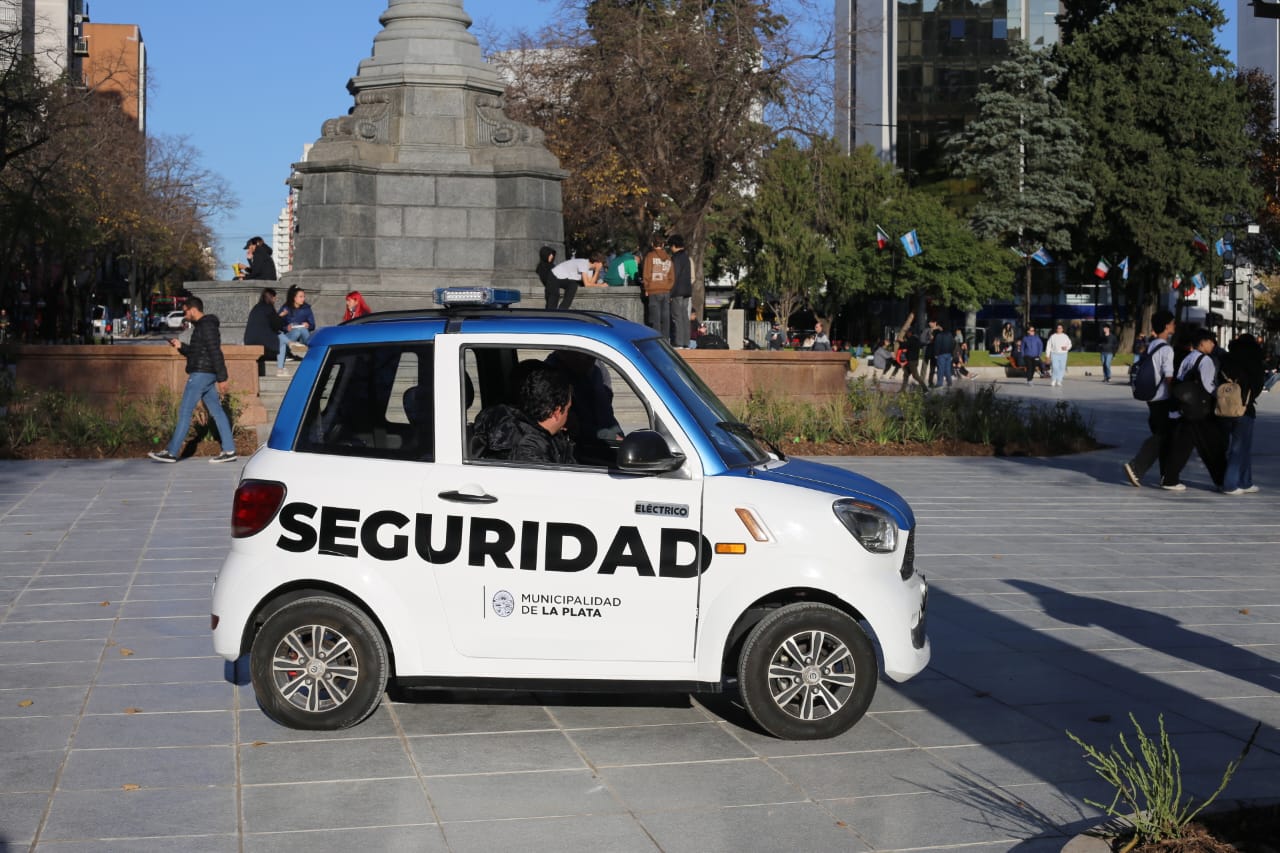 “Tanito” le salvó la vida a un hombre que sufrió convulsiones en Plaza ...